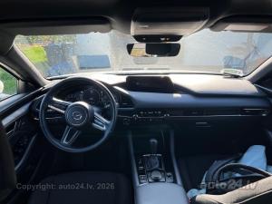 Balts Mazda 3 2020 Tallina, ar dzinēja tilpumu 2.00 L un nobraukumu 28 tūkst. km par 22500 €, foto 4 vietnē AUTOMOTO.COM.LV