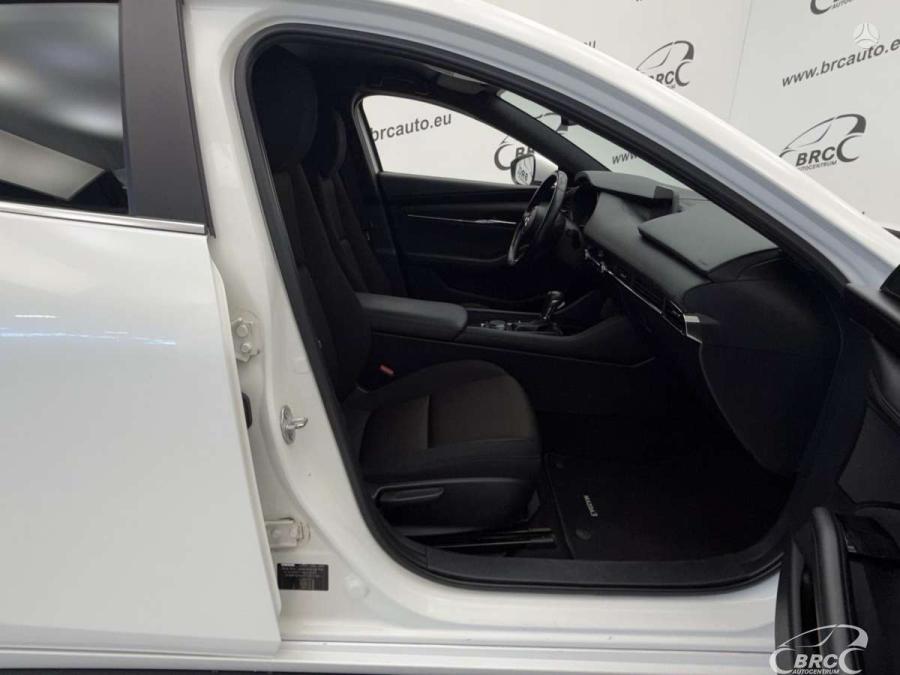 Balts Mazda 3 2021 Viļņa, ar dzinēja tilpumu 2.00 L un nobraukumu 64 tūkst. km par 17499 €, foto 6 vietnē AUTOMOTO.COM.LV