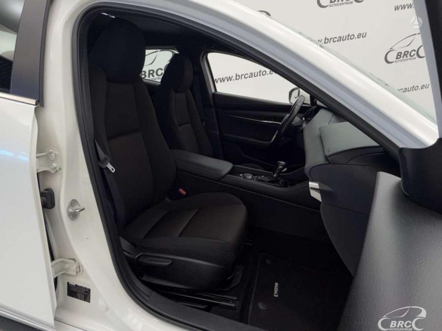White Mazda 3 2021 in Vilnius, with an engine capacity of 2.00 L and mileage of 64 thousand km for 16999 €, photo 9 on AUTOMOTO.COM.LV