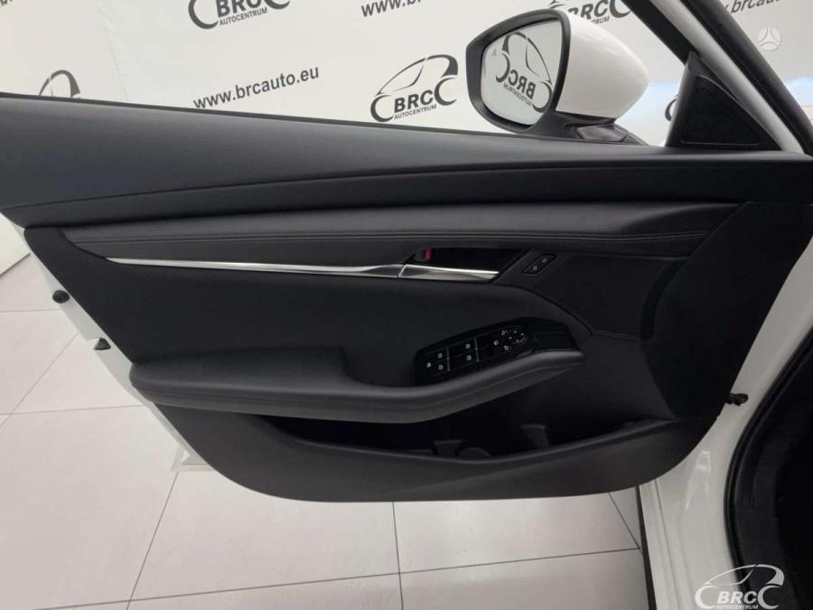 White Mazda 3 2021 in Vilnius, with an engine capacity of 2.00 L and mileage of 64 thousand km for 16999 €, photo 21 on AUTOMOTO.COM.LV