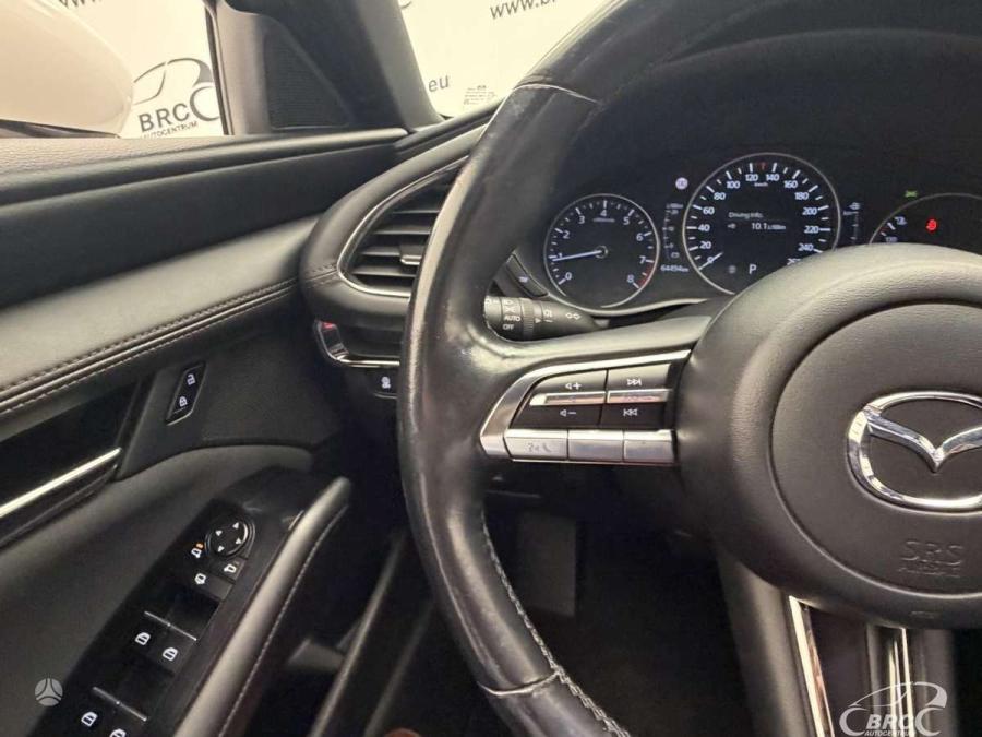 White Mazda 3 2021 in Vilnius, with an engine capacity of 2.00 L and mileage of 64 thousand km for 16999 €, photo 32 on AUTOMOTO.COM.LV