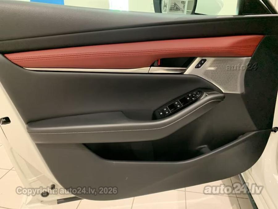 Balts Mazda 3 2023 Tallina, ar dzinēja tilpumu 2.00 L un nobraukumu 32 tūkst. km par 26490 €, foto 8 vietnē AUTOMOTO.COM.LV