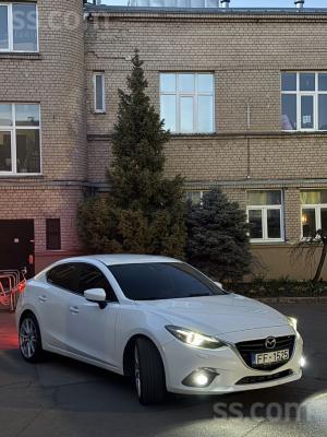 White Mazda 3 2015 in Riga, with an engine capacity of 2.20 L and mileage of 321 thousand km for 5000 €, photo 8 on AUTOMOTO.COM.LV