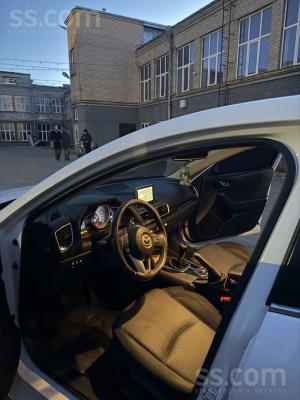 White Mazda 3 2015 in Riga, with an engine capacity of 2.20 L and mileage of 321 thousand km for 5000 €, photo 9 on AUTOMOTO.COM.LV