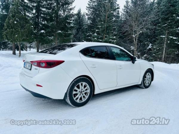 Balts Mazda 3 2017 Tallina, ar dzinēja tilpumu 2.00 L un nobraukumu 137 tūkst. km par 11000 €, foto 4 vietnē AUTOMOTO.COM.LV