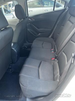 Balts Mazda 3 2017 Tallina, ar dzinēja tilpumu 2.00 L un nobraukumu 89 tūkst. km par 11990 €, foto 12 vietnē AUTOMOTO.COM.LV