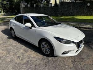 Balts Mazda 3 2018 Viļņa, ar dzinēja tilpumu 2.00 L un nobraukumu 75 tūkst. km par 15250 €, foto  vietnē AUTOMOTO.COM.LV