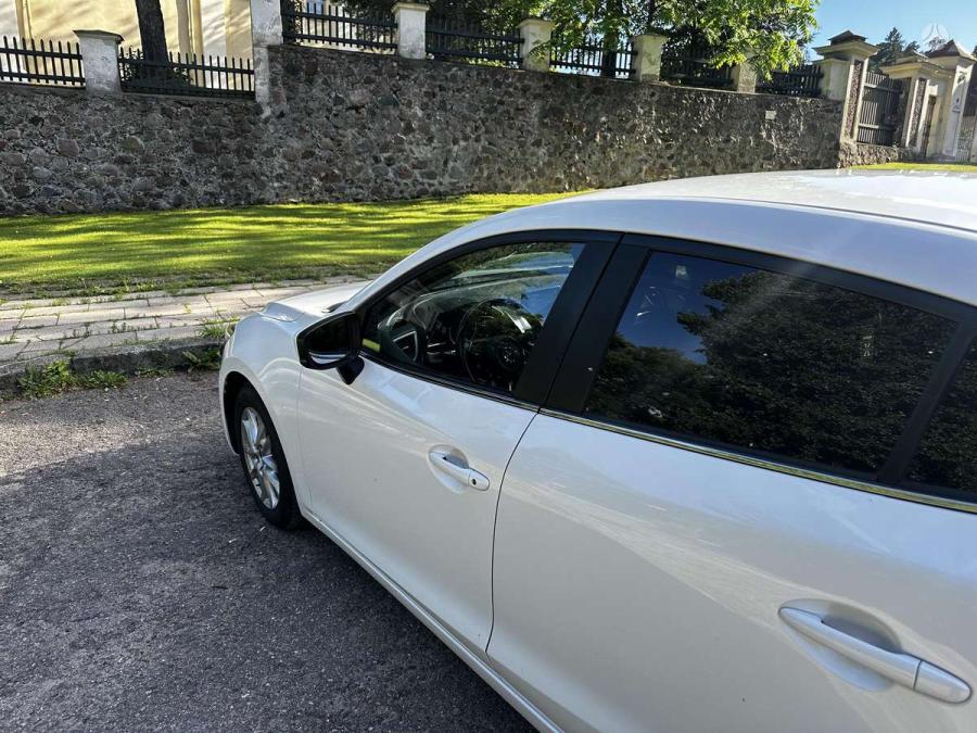 Balts Mazda 3 2018 Viļņa, ar dzinēja tilpumu 2.00 L un nobraukumu 75 tūkst. km par 15250 €, foto 8 vietnē AUTOMOTO.COM.LV