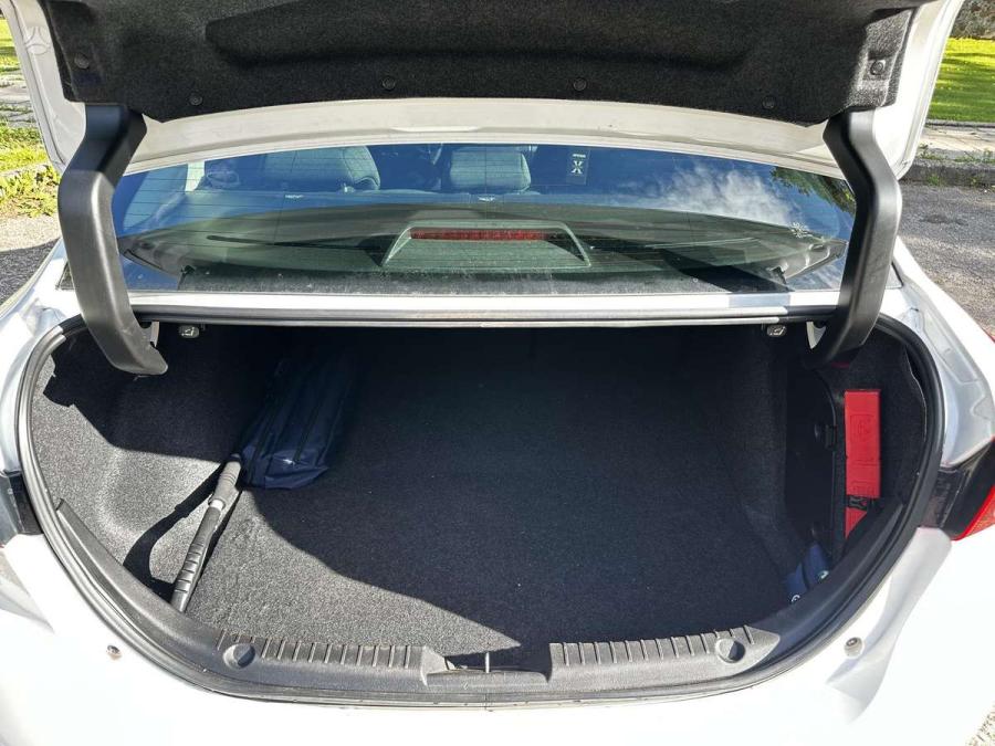 Balts Mazda 3 2018 Viļņa, ar dzinēja tilpumu 2.00 L un nobraukumu 75 tūkst. km par 15250 €, foto 10 vietnē AUTOMOTO.COM.LV
