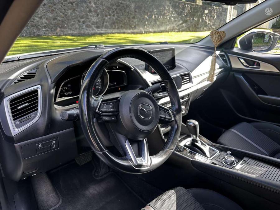 Balts Mazda 3 2018 Viļņa, ar dzinēja tilpumu 2.00 L un nobraukumu 75 tūkst. km par 15250 €, foto 11 vietnē AUTOMOTO.COM.LV