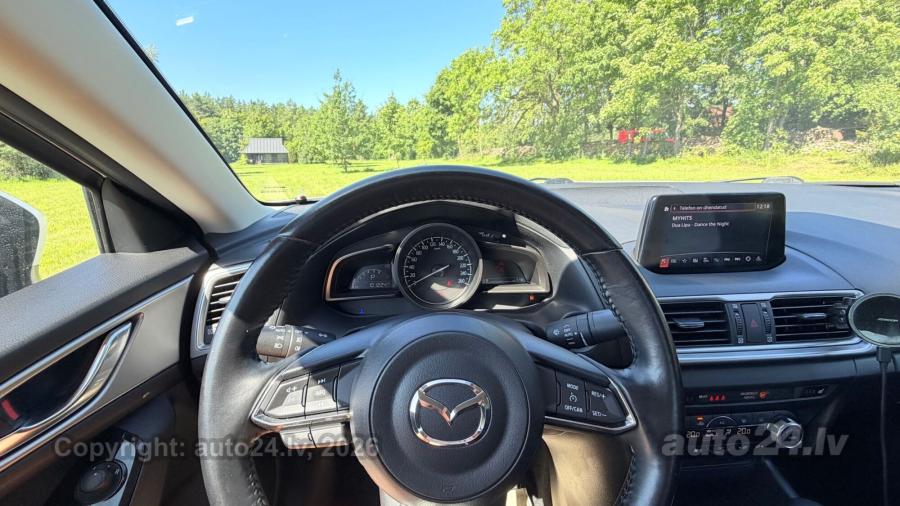 Balts Mazda 3 2018 Kuresāre, ar dzinēja tilpumu 2.00 L un nobraukumu 101 tūkst. km par 11000 €, foto 9 vietnē AUTOMOTO.COM.LV
