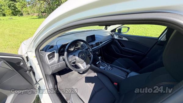 Balts Mazda 3 2018 Kuresāre, ar dzinēja tilpumu 2.00 L un nobraukumu 101 tūkst. km par 11000 €, foto 10 vietnē AUTOMOTO.COM.LV