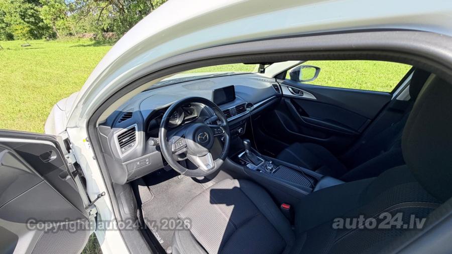 Balts Mazda 3 2018 Kuresāre, ar dzinēja tilpumu 2.00 L un nobraukumu 101 tūkst. km par 11000 €, foto 11 vietnē AUTOMOTO.COM.LV
