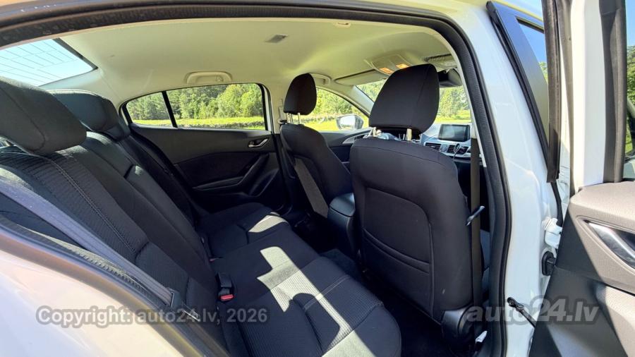Balts Mazda 3 2018 Kuresāre, ar dzinēja tilpumu 2.00 L un nobraukumu 101 tūkst. km par 11000 €, foto 15 vietnē AUTOMOTO.COM.LV