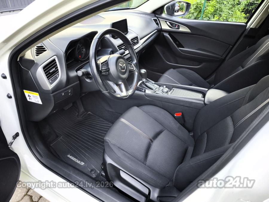 Balts Mazda 3 2019 Tallina, ar dzinēja tilpumu 2.00 L un nobraukumu 72 tūkst. km par 17600 €, foto 18 vietnē AUTOMOTO.COM.LV