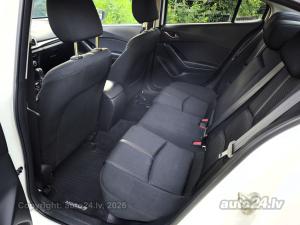 Balts Mazda 3 2019 Tallina, ar dzinēja tilpumu 2.00 L un nobraukumu 72 tūkst. km par 17600 €, foto 30 vietnē AUTOMOTO.COM.LV