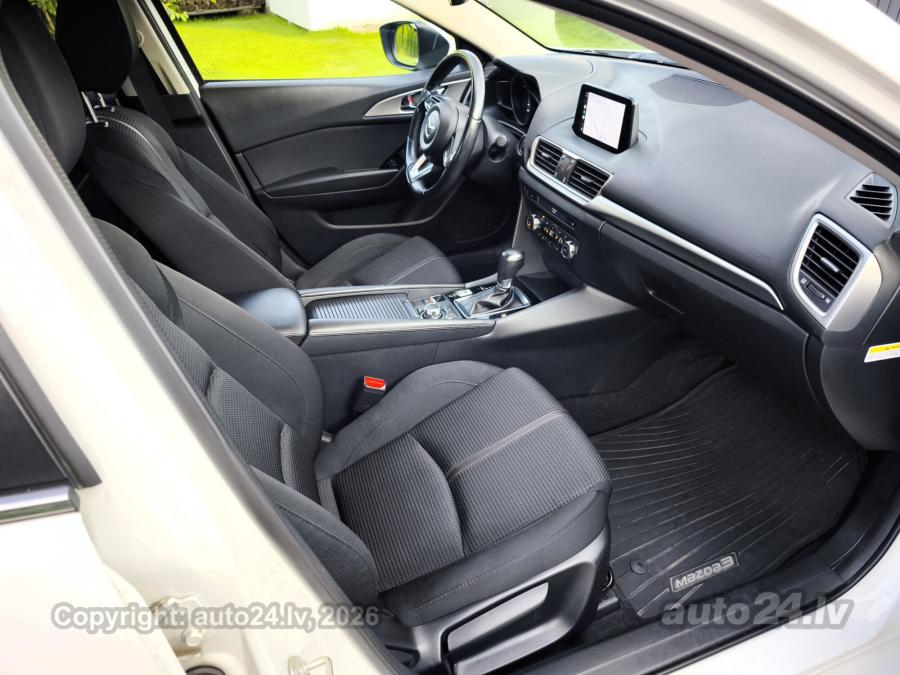 Balts Mazda 3 2019 Tallina, ar dzinēja tilpumu 2.00 L un nobraukumu 72 tūkst. km par 17600 €, foto 29 vietnē AUTOMOTO.COM.LV