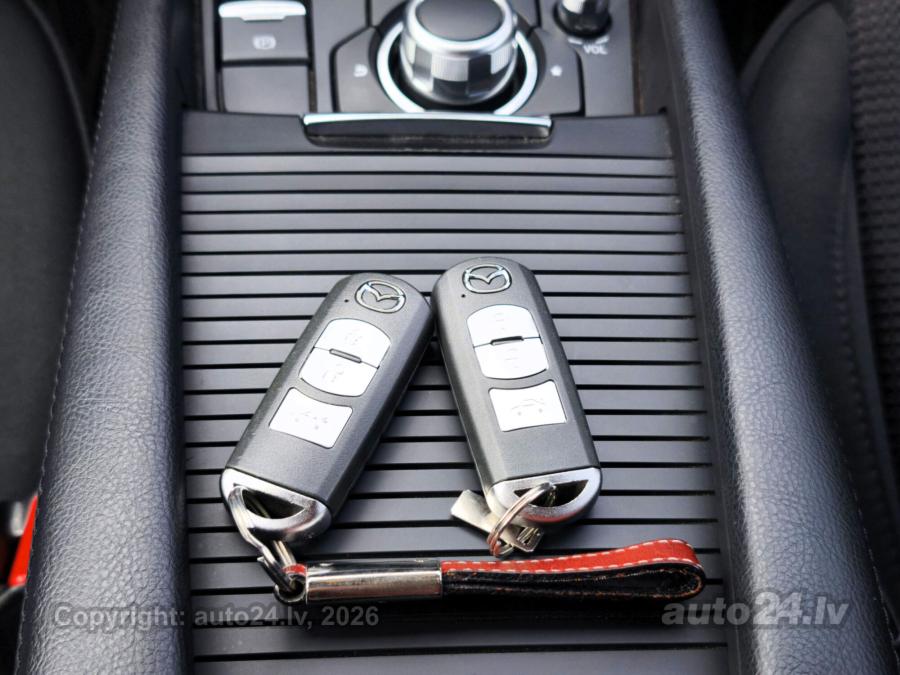 Balts Mazda 3 2019 Tallina, ar dzinēja tilpumu 2.00 L un nobraukumu 72 tūkst. km par 17600 €, foto 38 vietnē AUTOMOTO.COM.LV