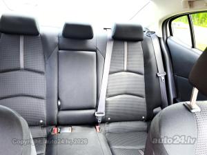 Balts Mazda 3 2019 Tallina, ar dzinēja tilpumu 2.00 L un nobraukumu 72 tūkst. km par 17600 €, foto 35 vietnē AUTOMOTO.COM.LV