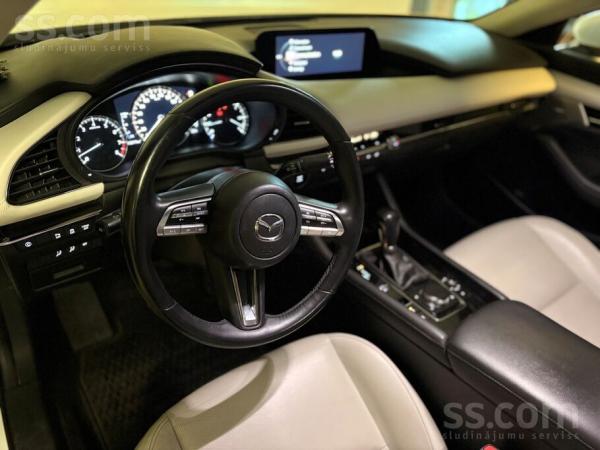 Белый Мазда 3 2020 в Рига, объемом двигателя 2.00 л и пробегом 112 тыс. км за 20500 €, фото 9 на AUTOMOTO.COM.LV