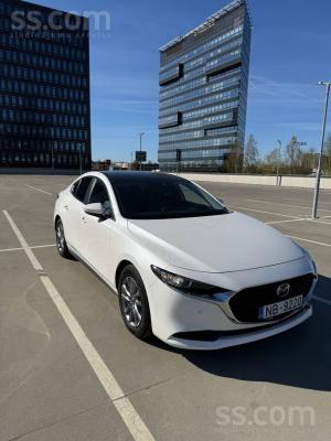 White Mazda 3 2022 in Riga, with an engine capacity of 2.00 L and mileage of 47 thousand km for 18900 €, photo  on AUTOMOTO.COM.LV