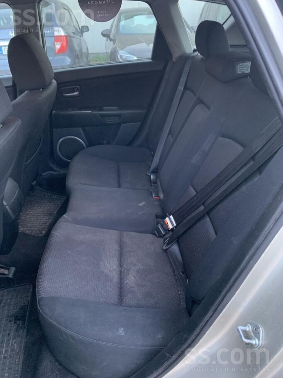 Dzeltens Mazda 3 2006 Rīga, ar dzinēja tilpumu 1.60 L un nobraukumu 198 tūkst. km par 1000 €, foto 6 vietnē AUTOMOTO.COM.LV