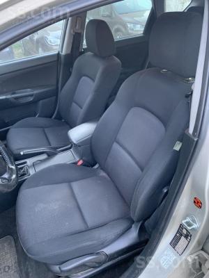 Dzeltens Mazda 3 2006 Rīga, ar dzinēja tilpumu 1.60 L un nobraukumu 198 tūkst. km par 1000 €, foto 9 vietnē AUTOMOTO.COM.LV