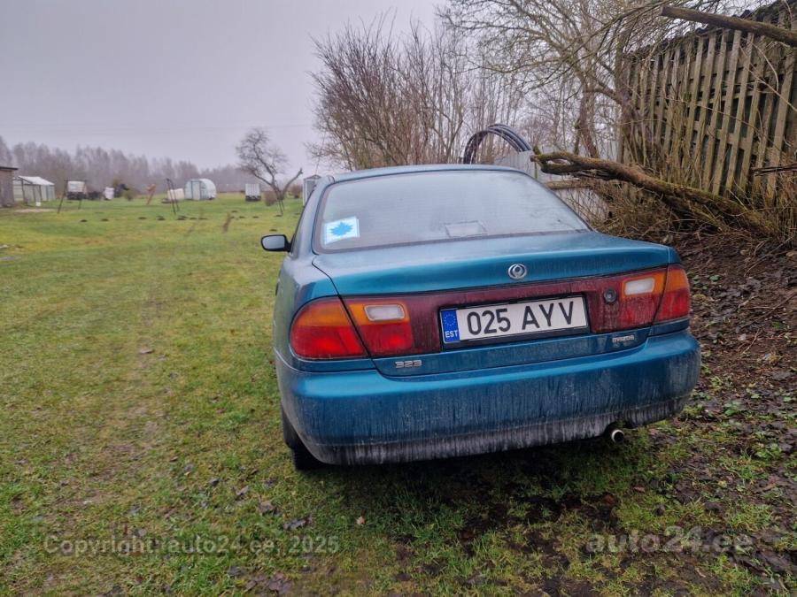 Zaļš Mazda 323 1996 Elva, ar dzinēja tilpumu 1.50 L un nobraukumu 178 tūkst. km par 400 €, foto 3 vietnē AUTOMOTO.COM.LV