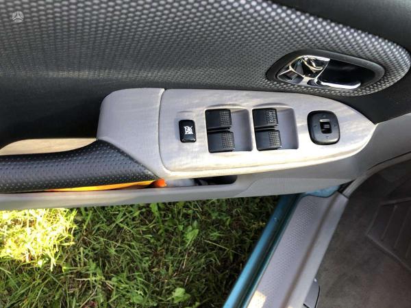 Зеленый Мазда 323 2002 в Вильнюс, объемом двигателя 1.60 л и пробегом 143 тыс. км за 600 €, фото 5 на AUTOMOTO.COM.LV