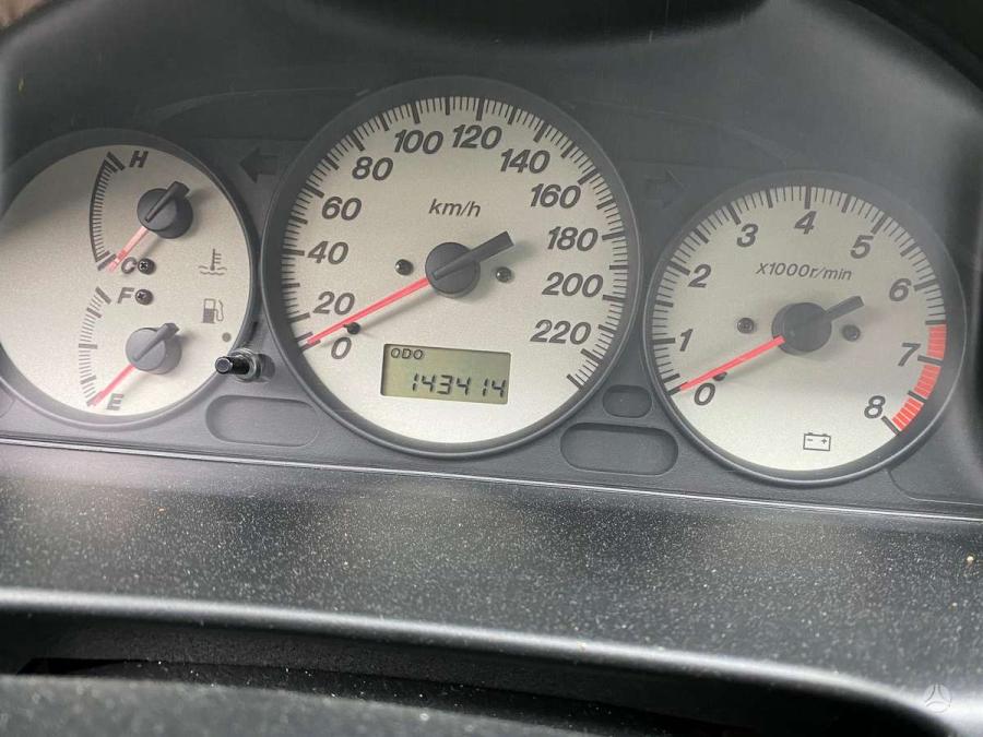 Green Mazda 323 2002 in Vilnius, with an engine capacity of 1.60 L and mileage of 143 thousand km for 600 €, photo 9 on AUTOMOTO.COM.LV