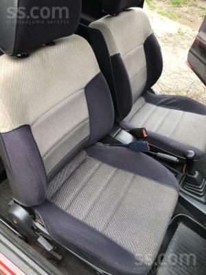 Red Mazda 323 1989 in Cesis, with an engine capacity of 1.60 L and mileage of 211 thousand km for 3500 €, photo 6 on AUTOMOTO.COM.LV