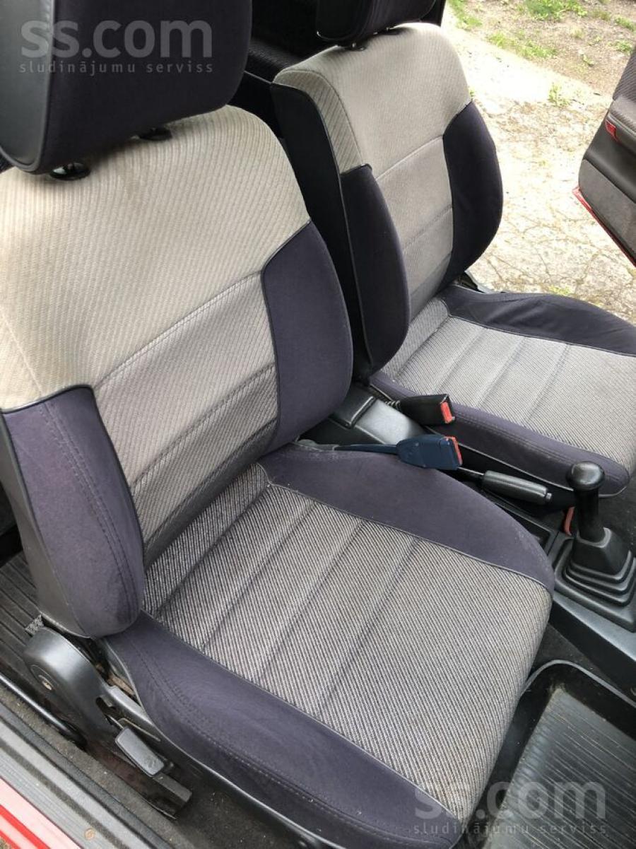 Red Mazda 323 1989 in Cesis, with an engine capacity of 1.60 L and mileage of 211 thousand km for 3500 €, photo 6 on AUTOMOTO.COM.LV