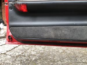 Red Mazda 323 1989 in Cesis, with an engine capacity of 1.60 L and mileage of 211 thousand km for 3500 €, photo 9 on AUTOMOTO.COM.LV