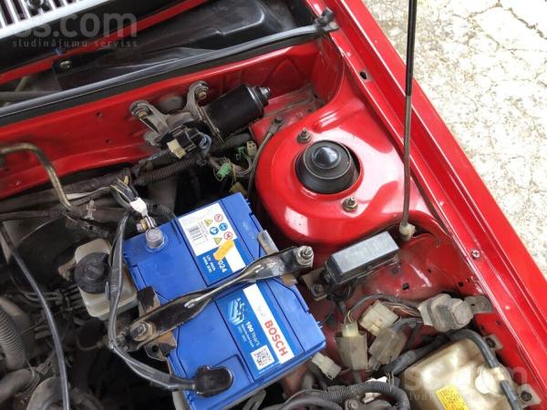 Red Mazda 323 1989 in Cesis, with an engine capacity of 1.60 L and mileage of 211 thousand km for 3500 €, photo 10 on AUTOMOTO.COM.LV