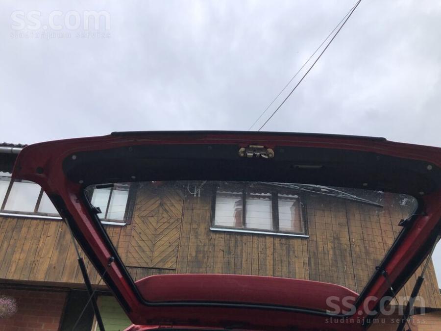 Red Mazda 323 1989 in Cesis, with an engine capacity of 1.60 L and mileage of 211 thousand km for 3500 €, photo 13 on AUTOMOTO.COM.LV