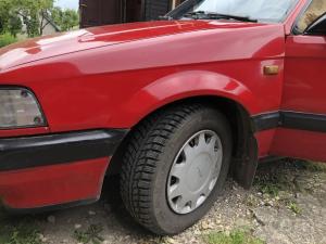 Red Mazda 323 1989 in Cesis, with an engine capacity of 1.60 L and mileage of 211 thousand km for 3500 €, photo 14 on AUTOMOTO.COM.LV