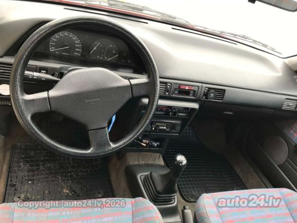 Red Mazda 323 1993 in Tallinn, with an engine capacity of 1.30 L and mileage of 171 thousand km for 2499 €, photo 10 on AUTOMOTO.COM.LV