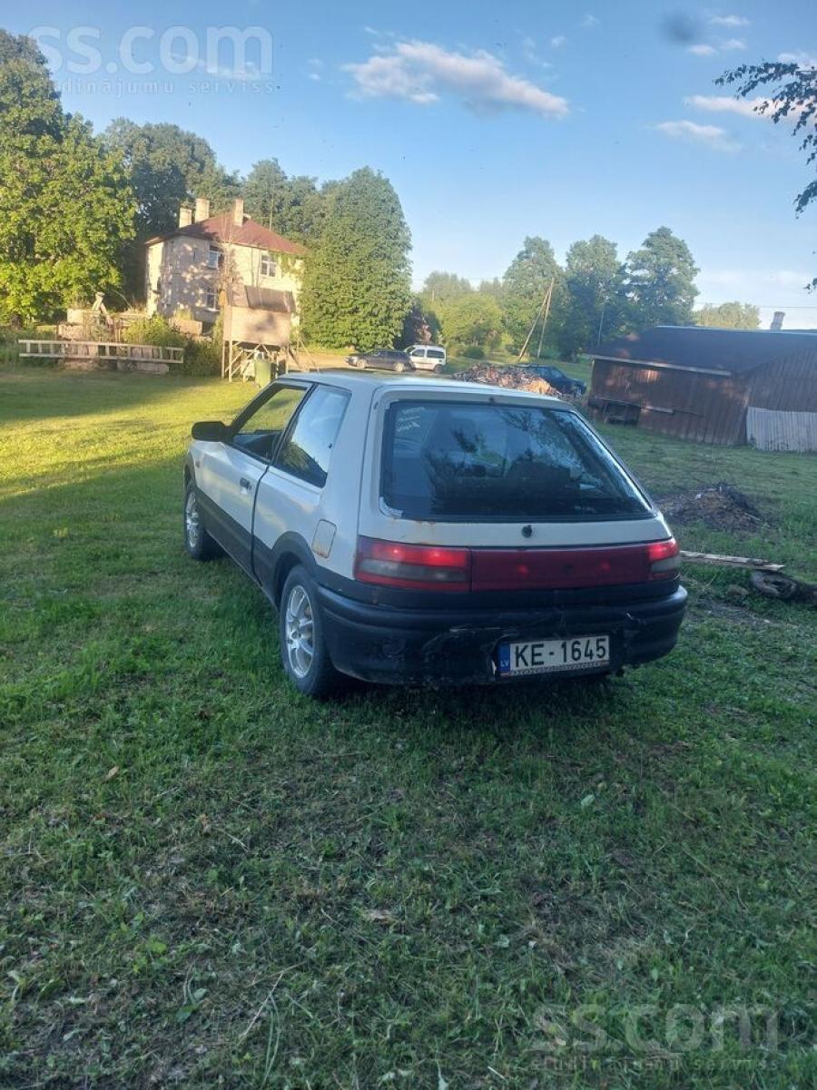 Balts Mazda 323 1993 Ogre, ar dzinēja tilpumu 1.30 L un nobraukumu 250 tūkst. km par 300 €, foto 4 vietnē AUTOMOTO.COM.LV