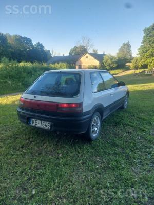Balts Mazda 323 1993 Ogre, ar dzinēja tilpumu 1.30 L un nobraukumu 250 tūkst. km par 300 €, foto 5 vietnē AUTOMOTO.COM.LV