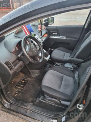 Black Mazda 5 2006 in Daugavpils, with an engine capacity of 2.00 L and mileage of 363 thousand km for 1300 €, photo 6 on AUTOMOTO.COM.LV