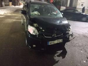 Black Mazda 5 2008 in Kaunas, with an engine capacity of 1.80 L and mileage of 239 thousand km for 500 €, photo 2 on AUTOMOTO.COM.LV