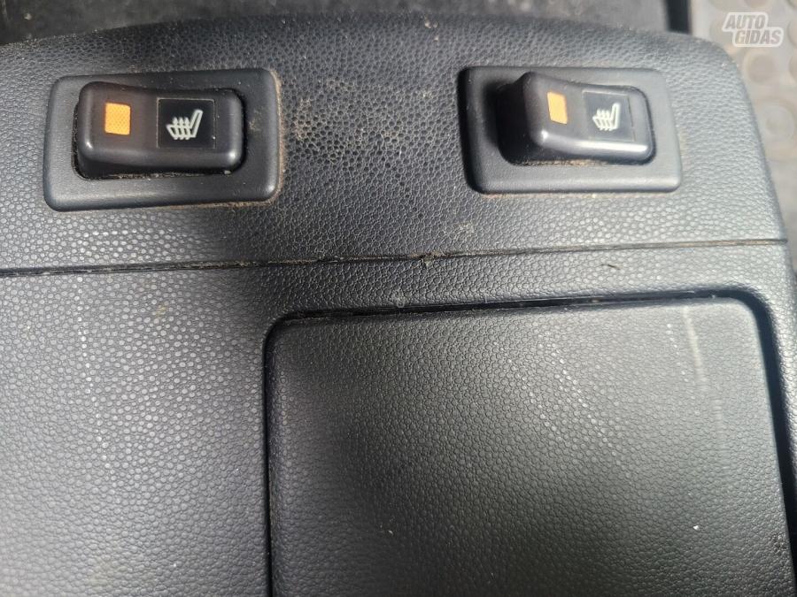 Black Mazda 5 2008 in Vilnius, with an engine capacity of 2.00 L and mileage of 329 thousand km for 1650 €, photo 19 on AUTOMOTO.COM.LV