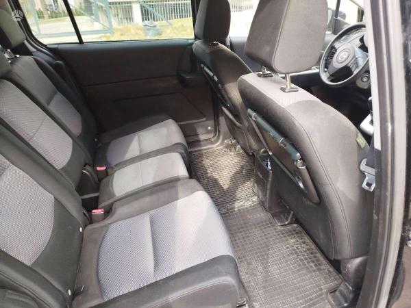 Black Mazda 5 2008 in Vilnius, with an engine capacity of 2.00 L and mileage of 260 thousand km for 1700 €, photo 3 on AUTOMOTO.COM.LV