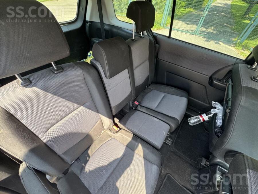 Black Mazda 5 2008 in Riga, with an engine capacity of 2.00 L and mileage of 370 thousand km for 1000 €, photo 9 on AUTOMOTO.COM.LV