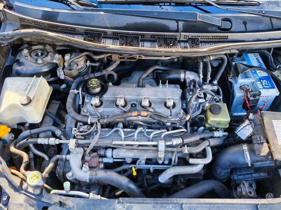 Black Mazda 5 2008 in Pasvalys, with an engine capacity of 2.00 L and mileage of 223 thousand km for 1600 €, photo 12 on AUTOMOTO.COM.LV