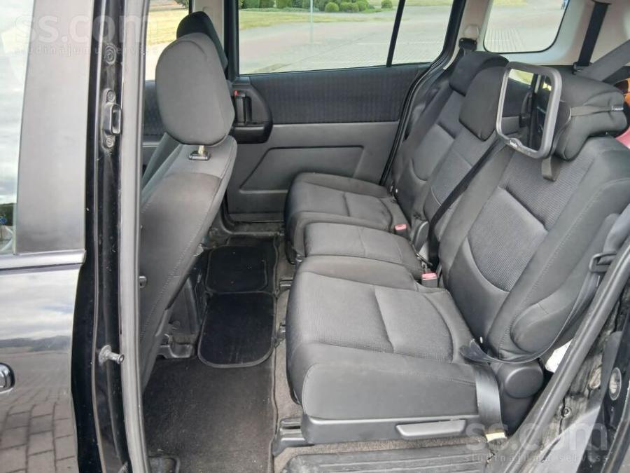 Black Mazda 5 2010 in Liepaja, with an engine capacity of 2.00 L and mileage of 115 thousand km for 2000 €, photo 4 on AUTOMOTO.COM.LV