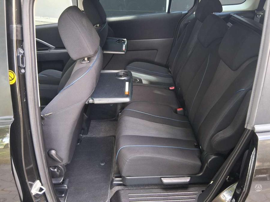 Black Mazda 5 2011 in Marijampole, with an engine capacity of 1.56 L and mileage of 237 thousand km for 3950 €, photo 19 on AUTOMOTO.COM.LV