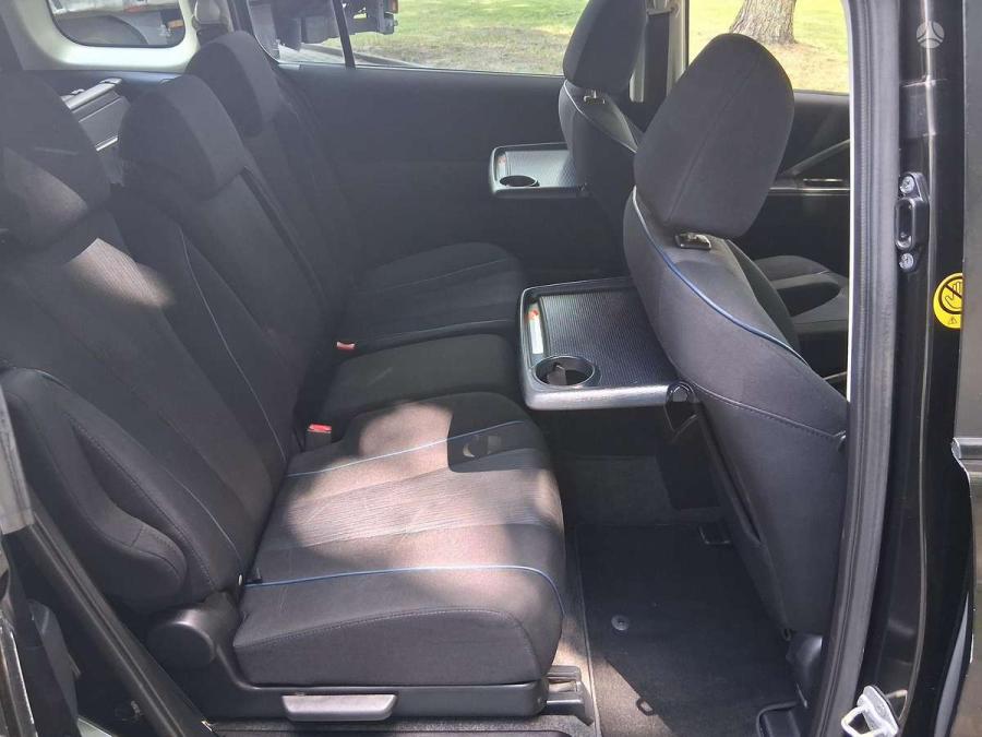 Black Mazda 5 2011 in Marijampole, with an engine capacity of 1.56 L and mileage of 237 thousand km for 3950 €, photo 20 on AUTOMOTO.COM.LV