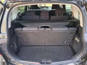 Black Mazda 5 2011 in Marijampole, with an engine capacity of 1.56 L and mileage of 237 thousand km for 3950 €, photo 22 on AUTOMOTO.COM.LV