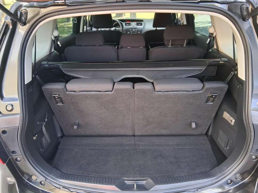 Black Mazda 5 2011 in Marijampole, with an engine capacity of 1.56 L and mileage of 237 thousand km for 3950 €, photo 22 on AUTOMOTO.COM.LV